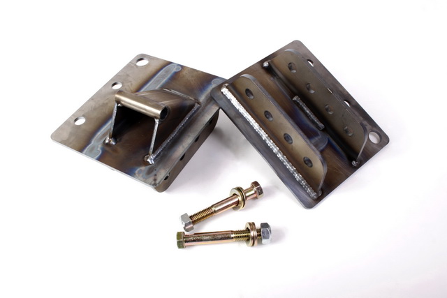 XJ Shackle Relocation Brackets by Liquid Iron Industries | NC4x4